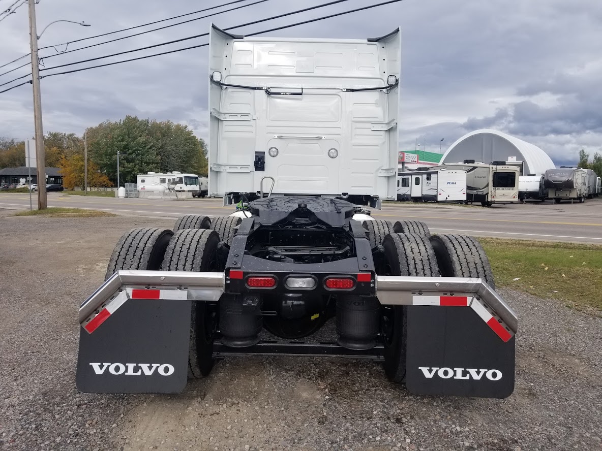 VOLVO VNL64T - Volvo Lac St-Jean