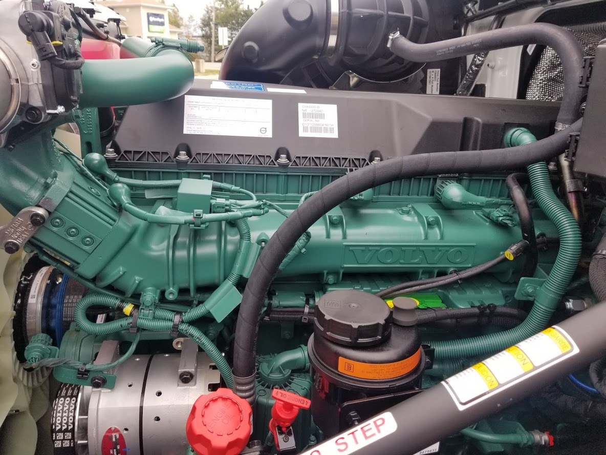 VOLVO VNL64T - Volvo Lac St-Jean