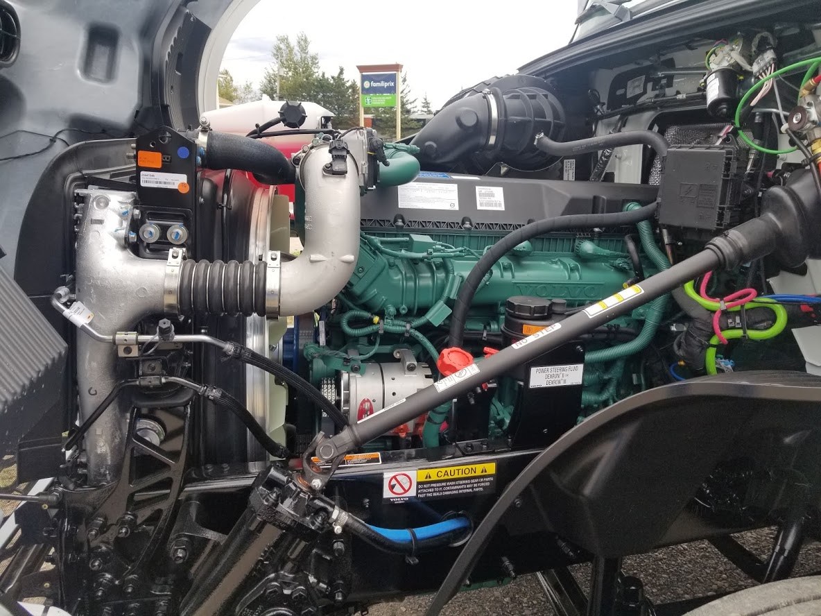 VOLVO VNL64T - Volvo Lac St-Jean