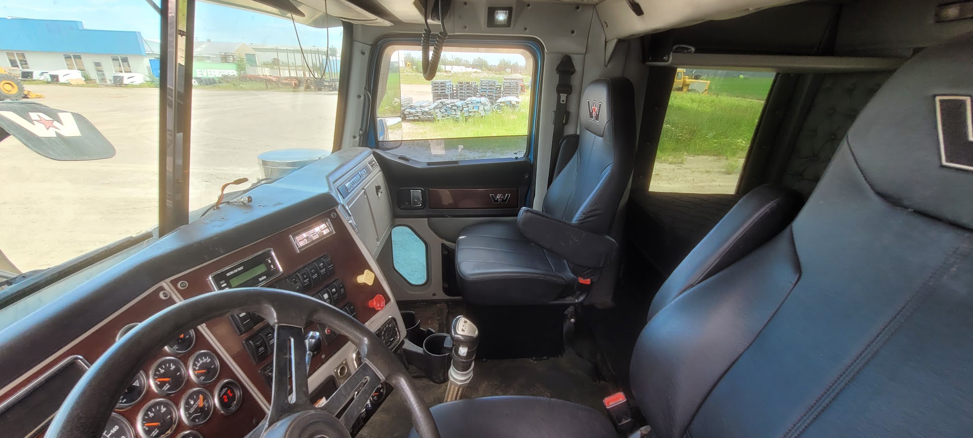 WESTERN STAR CONVE 2015 MANUEL MOTEUR DD16 - Volvo Lac St-Jean