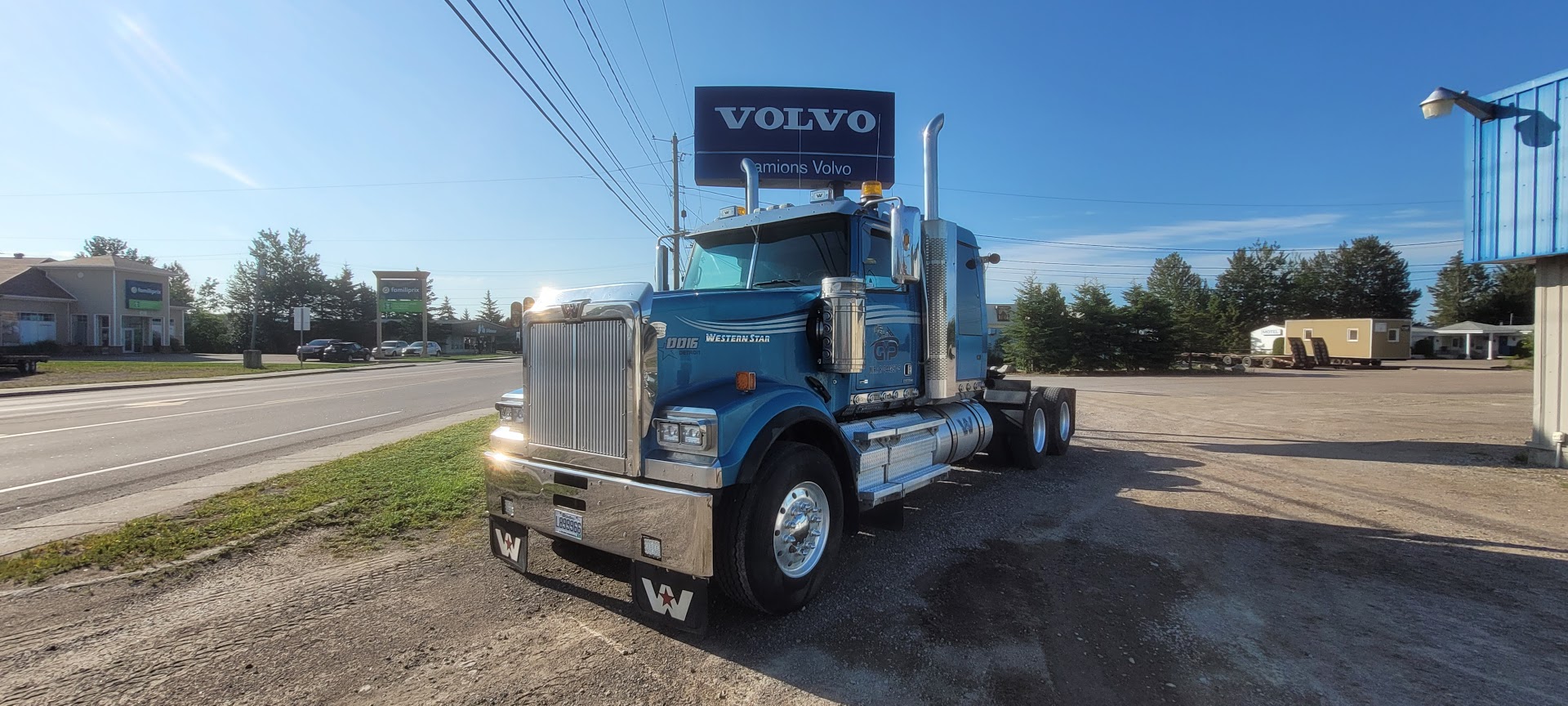 WESTERN STAR CONVE 2015 MANUEL MOTEUR DD16 - Volvo Lac St-Jean