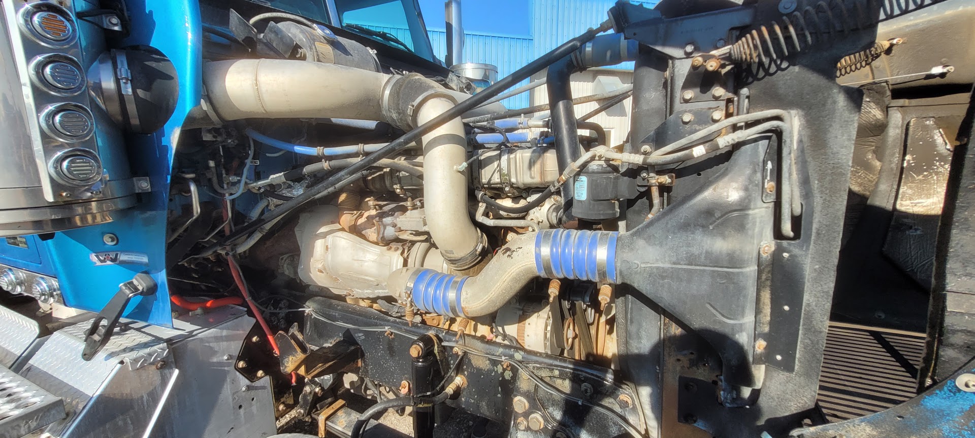 WESTERN STAR CONVE 2015 MANUEL MOTEUR DD16 - Volvo Lac St-Jean