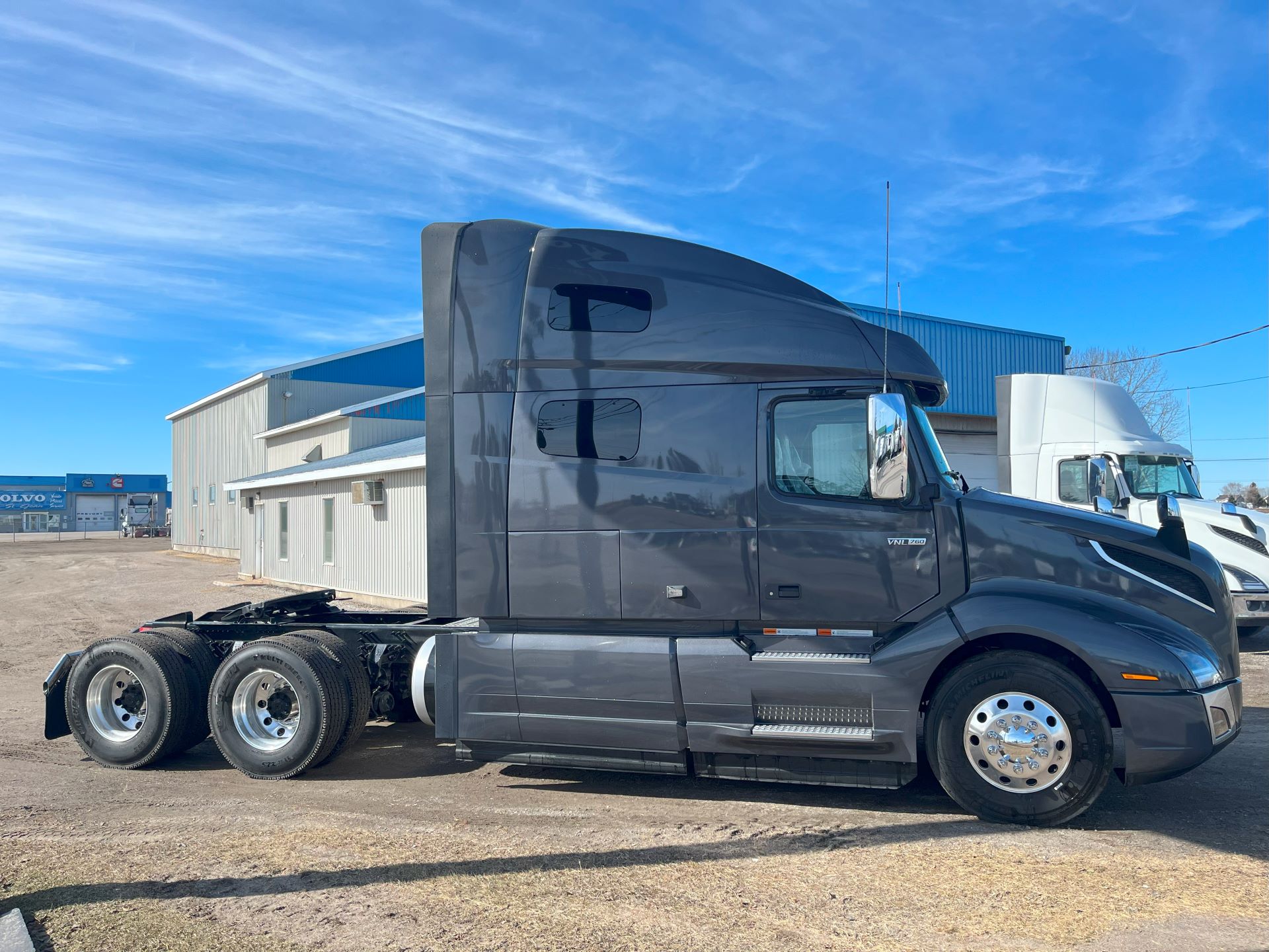 2025-VOLVO-760-MOTEUR D13- TURBO -COMPOUND-455 HP-TRANSMISSION-I-SHIFT ...