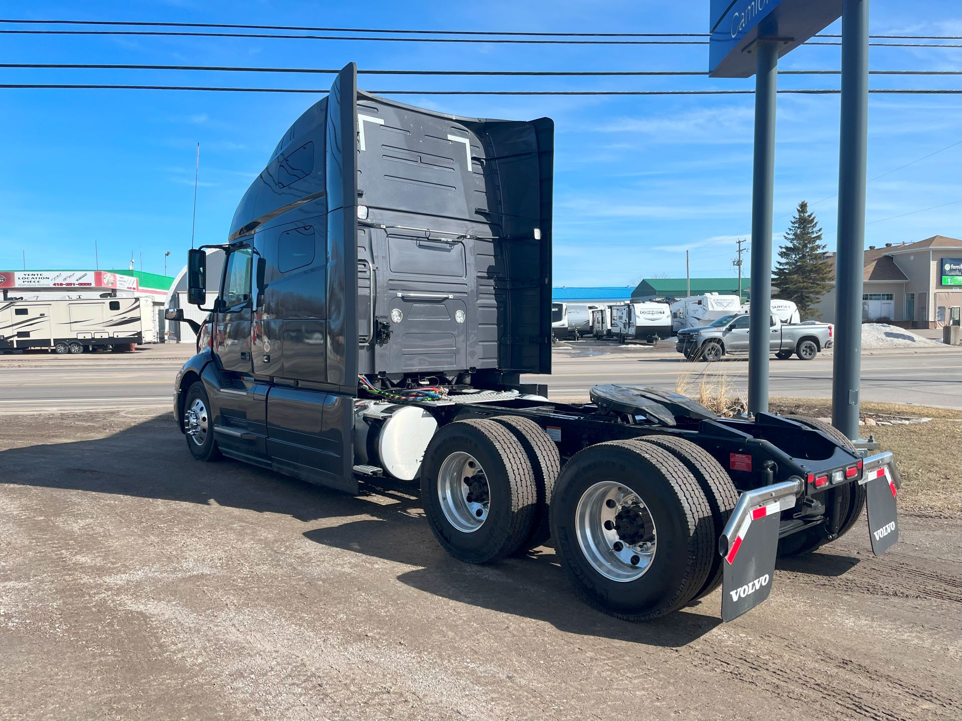 2025-VOLVO-760-MOTEUR D13- TURBO -COMPOUND-455 HP-TRANSMISSION-I-SHIFT ...