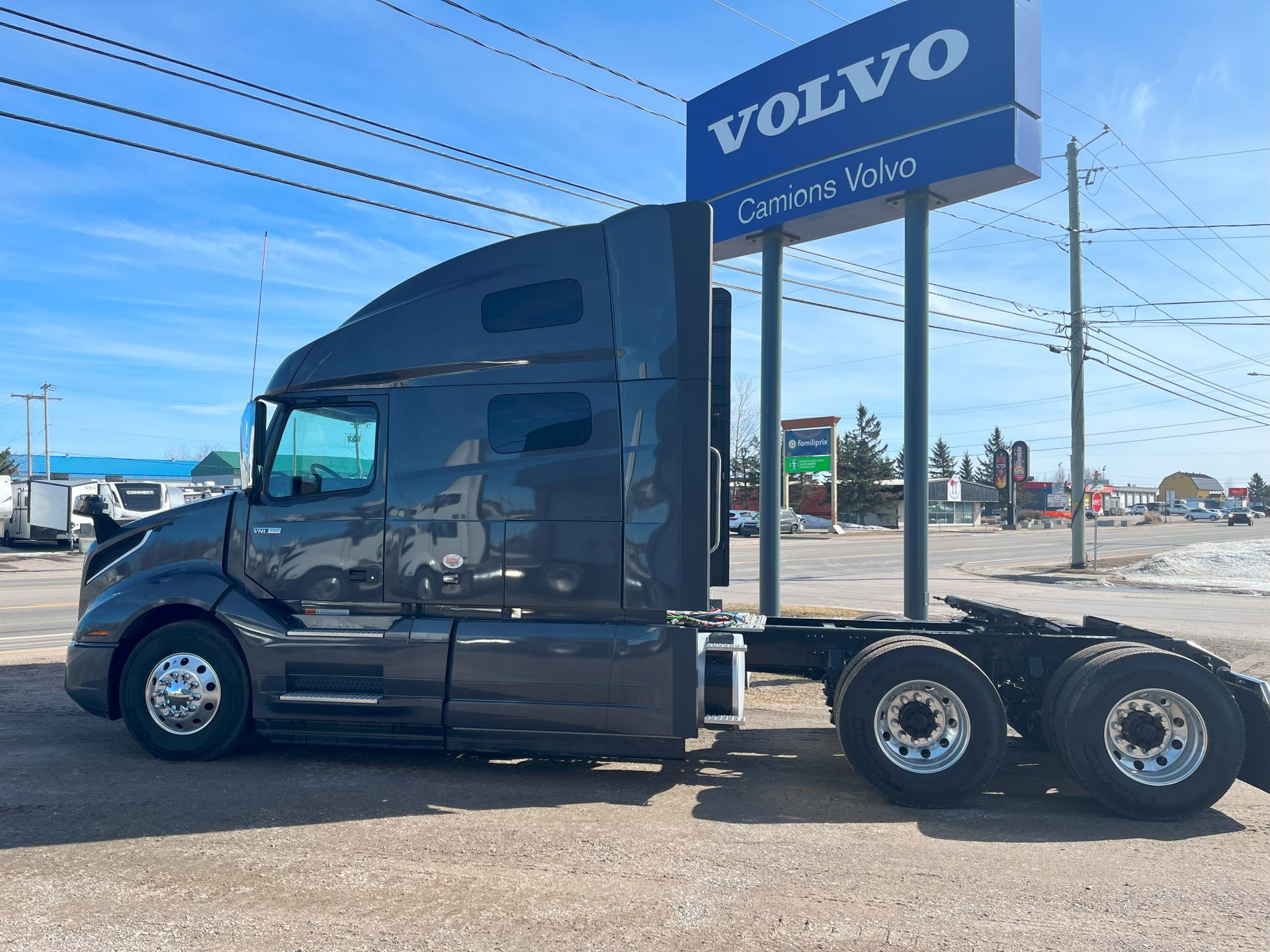 2025-VOLVO-760-MOTEUR D13- TURBO -COMPOUND-455 HP-TRANSMISSION-I-SHIFT ...